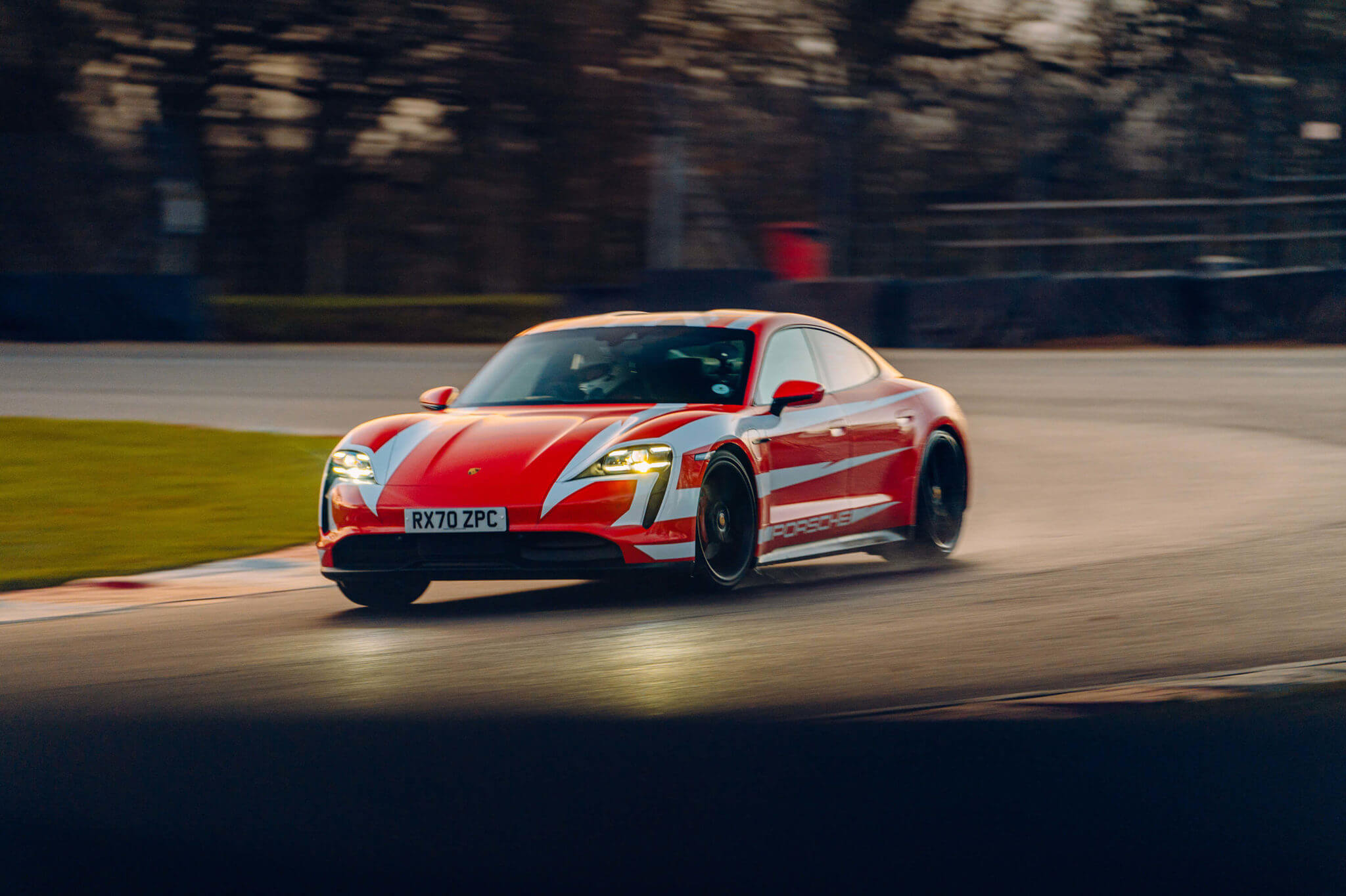 Porsche charges into the record books - Motorsport UK